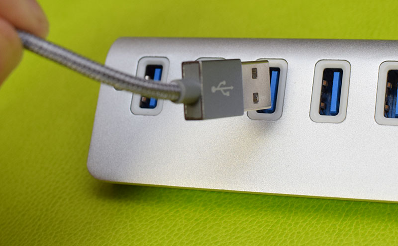 両側とも表裏を気にせず挿せる!Omaker耐久性Lightningケーブル - PCまなぶ