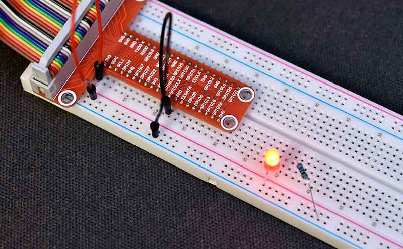 Raspberry Pi 4 LED電球を制御する - PCまなぶ